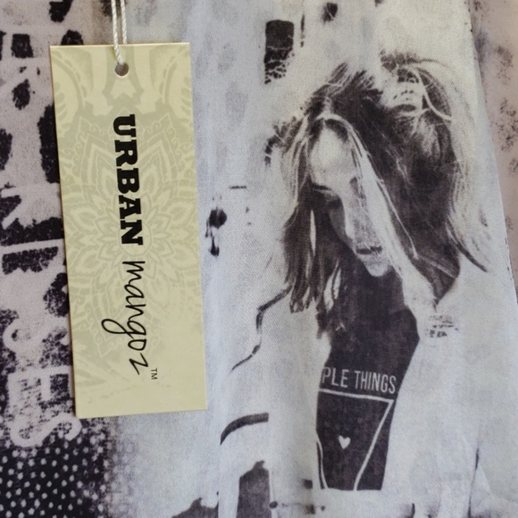 Mango Tangoz | Tops | Urban Mangoz | Poshmark